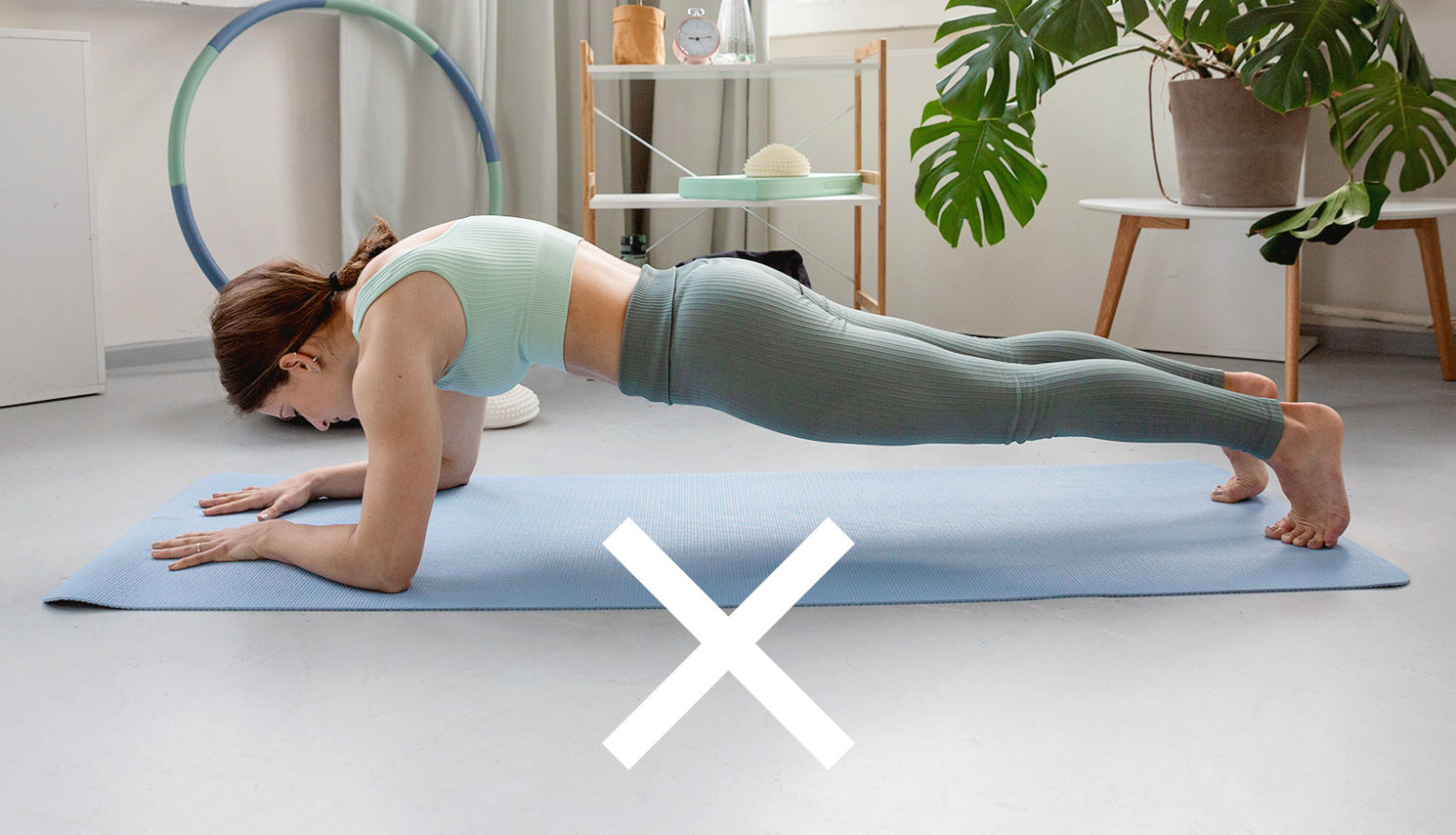 Plank alebo doska. Obľúbený cvik, pri ktorom sa často chybuje. Viete ...